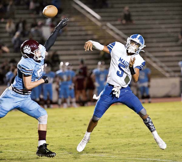 Sabers cap resurgent season with 32-22 victory over Bears | News, Sports, Jobs - Maui News